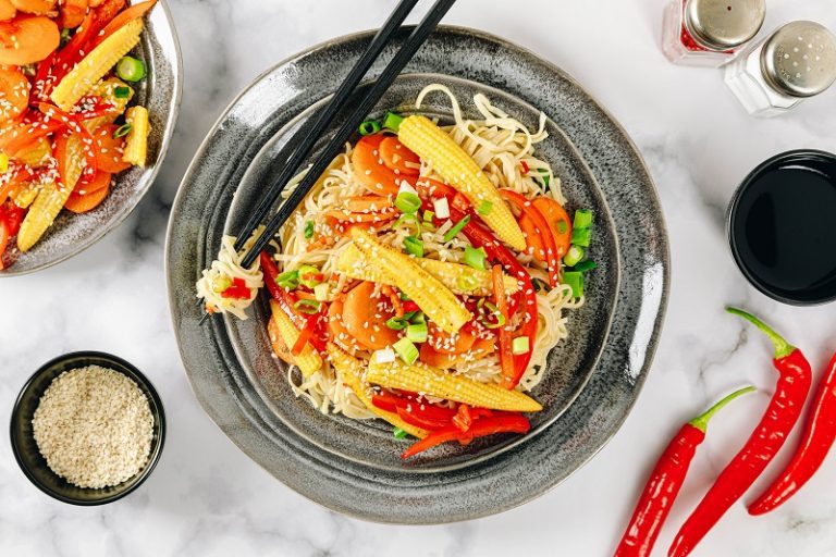 Vegetable Stir-fry with Hokkien Noodles - DropChef